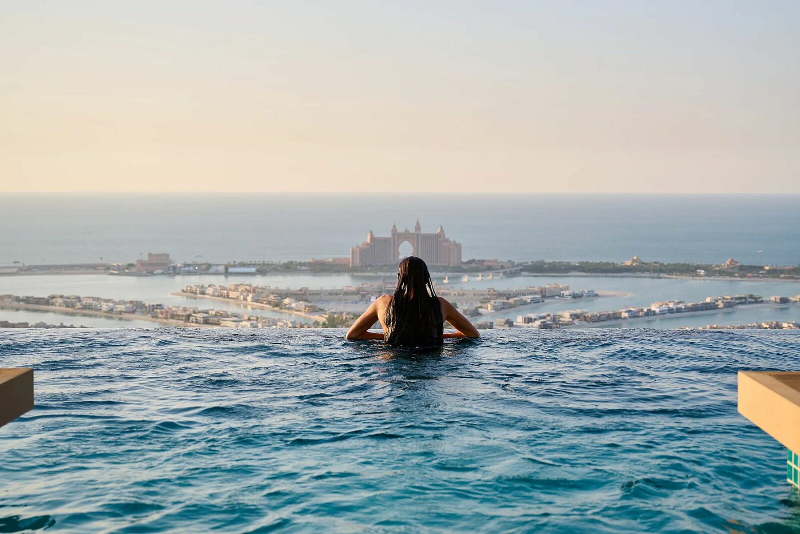 Aura Skypool в Дубае: цена билетов в бассейн в 2026 году, как купить, где находится на карте ...